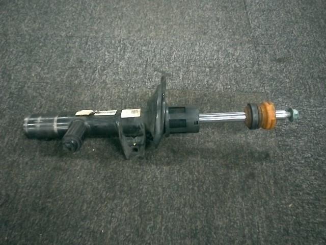 フォルクスワーゲン ゴルフR ABA-AUCJXF 純正 フロント ショックアブソーバー 右 5Q0413031ED VW/サスペンション ...