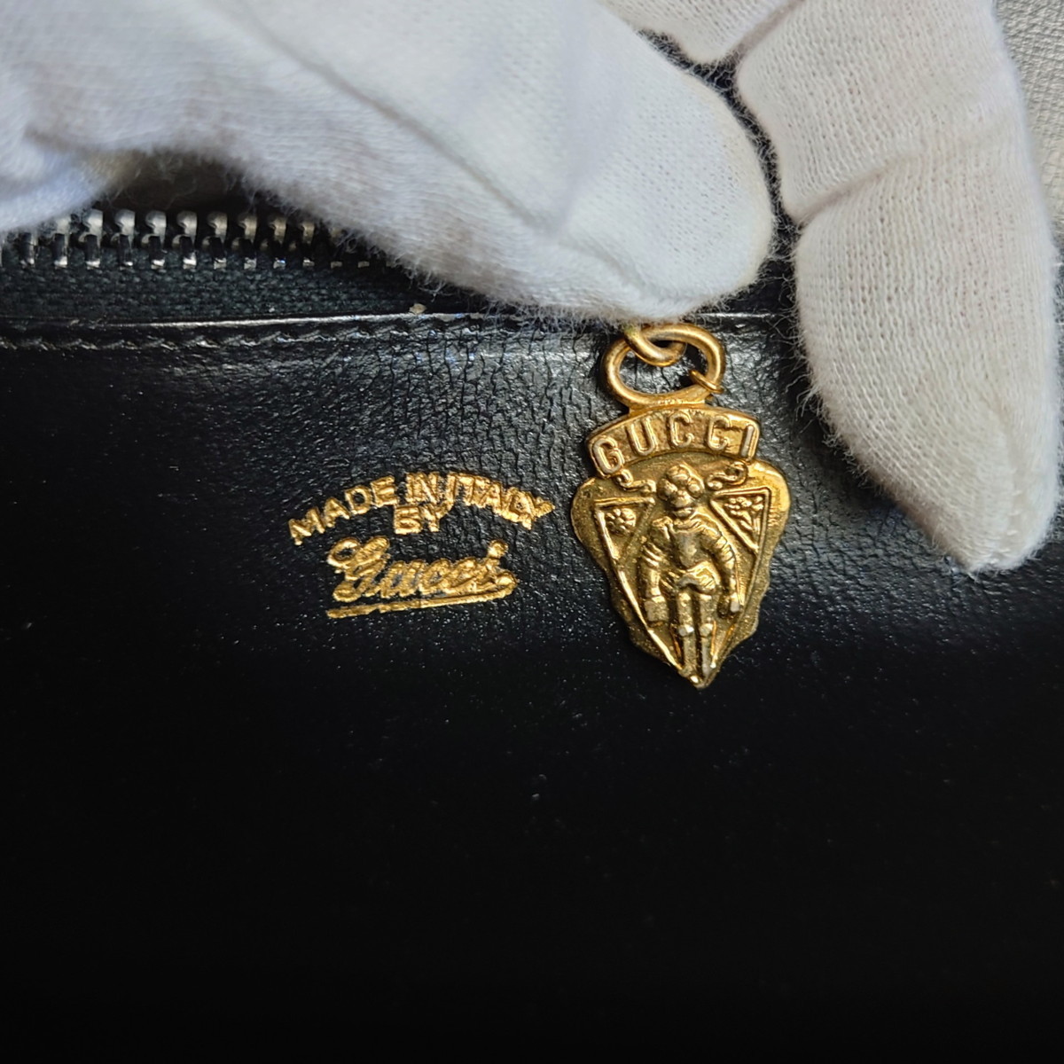 1円 OLD GUCCI オールドグッチ GG金具 レザーハンドバッグ ワンショルダーヴィンテージ品 ブラック 金金具 ジャンク 8686(オールドグッチ)｜売買されたオークション情報 ...