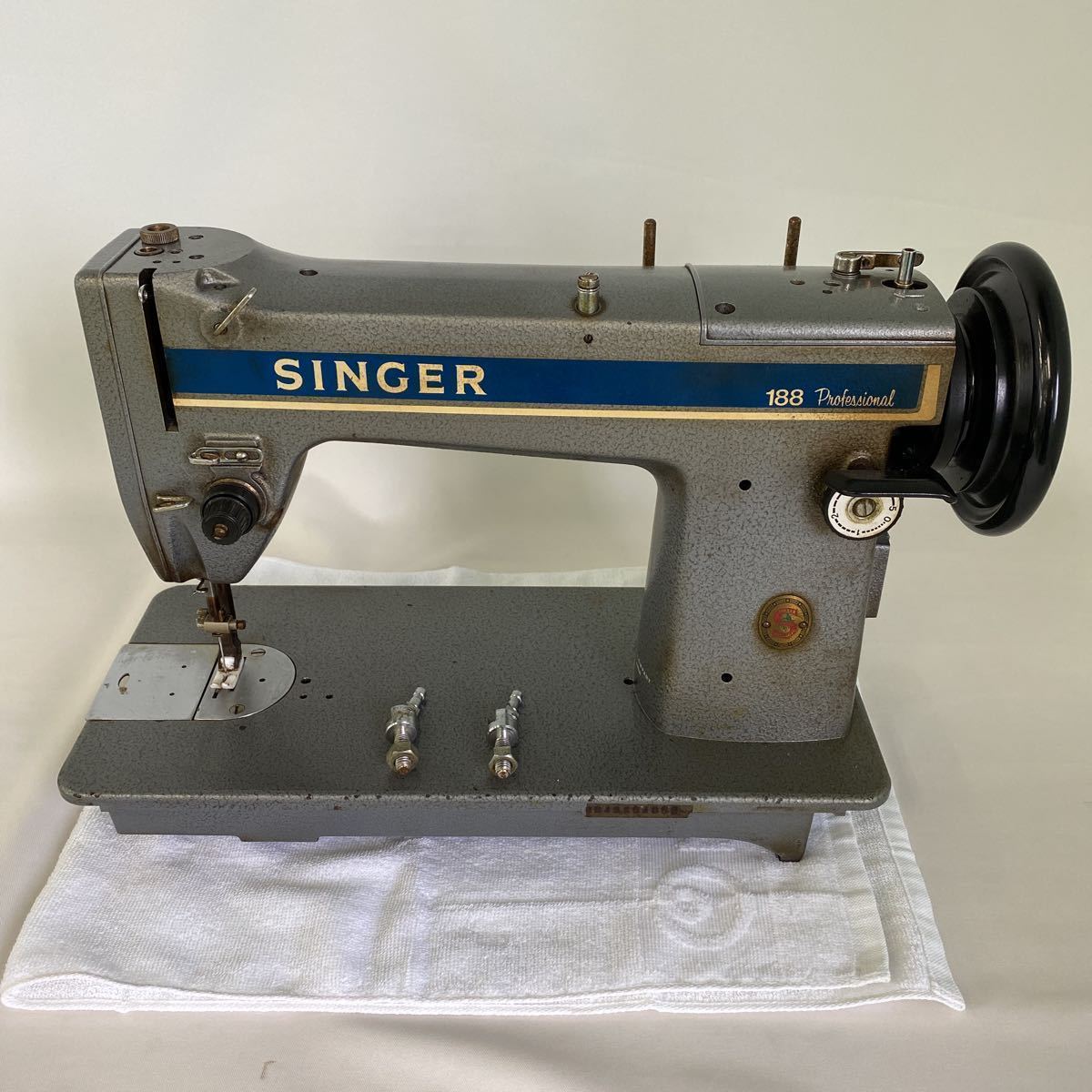 ジャンク品 SINGER シンガーミシン 188 Professional プロフェッショナル 職業用 軽工業用 内職用 昭和レトロ(その他 ...