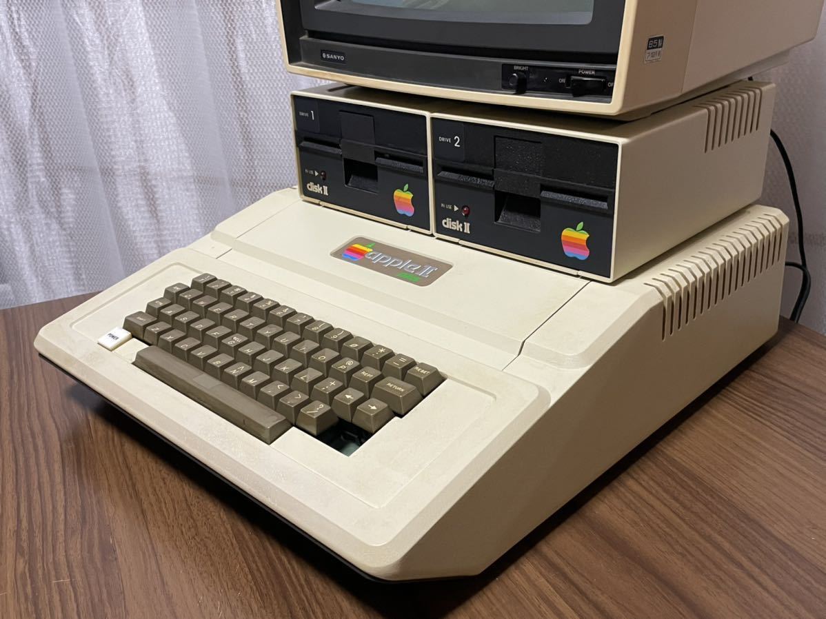 昭和レトロ Apple II plus A2S1016 Disk II A2M0003 2台 SANYO CRT ディスプレイ DDM ...