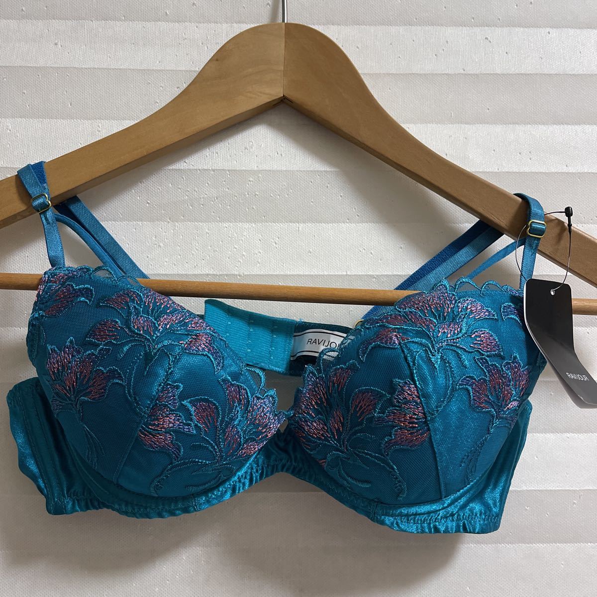 定価5490 タグ付き Ravijour ラヴィジュール ブラジャー C65(65以下)｜売買されたオークション情報、yahooの商品情報をアーカイブ公開 - オークファン（aucfan.com）