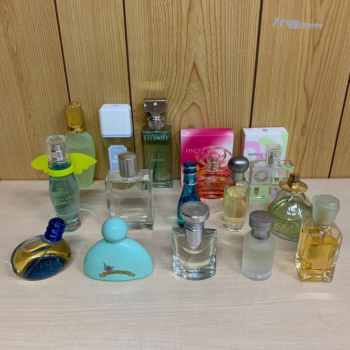 1円~ まとめ Salvatore Ferragamo incanto dream 30ml GIVENCHY only givenchy 50ml FENDI FANTASIA 50ml ...