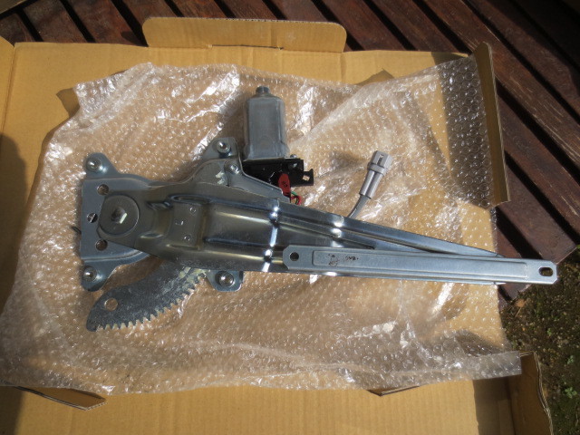 日野 車種不明 パワーウィンドのレギュレーター モーター 69820-E0061 品(その他)｜売買されたオークション情報、yahooの商品情報をアーカイブ公開 - オークファン（aucfan ...