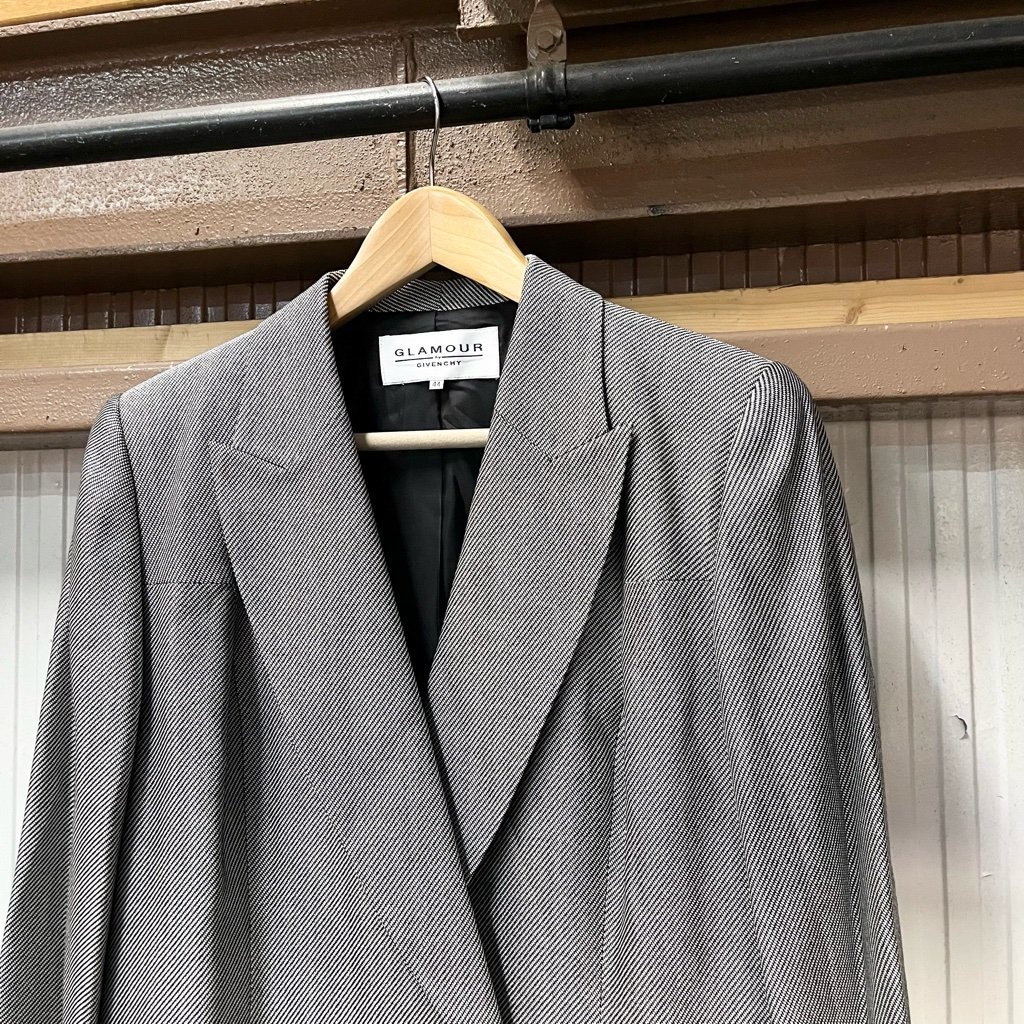 GIVENCHY GLAMOUR/ジバンシーグラムール ジャケット×スカート セットアップ シルク混 サイズ44 digjunkmarket(女性用)｜売買されたオークション情報、yahooの ...
