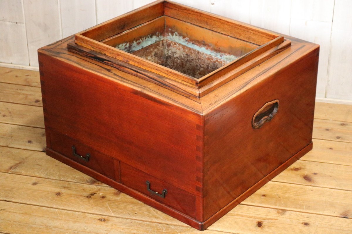 E032 大型欅角火鉢/上縁 取手黒柿/手あぶり/五徳火箸灰ならし/和家具/暖/古道具/47635(日本)｜売買されたオークション情報、yahooの商品情報をアーカイブ公開 - オークファン ...