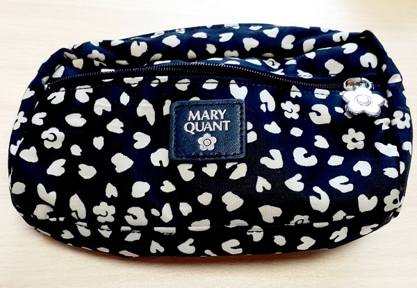 マリークワント ポーチ MARY QUANT(マリークワント)｜売買されたオークション情報、yahooの商品情報をアーカイブ公開 - オークファン（aucfan.com）