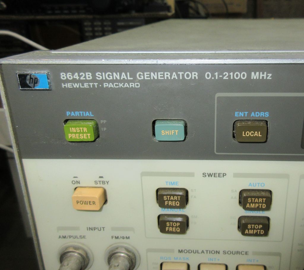 HP 8642B SIGNAL GENERATOR 0.1-2100MHz ジャンク品(その他)｜売買されたオークション情報、yahooの商品 ...