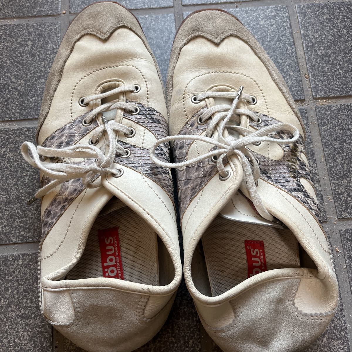 品 mobus スニーカー モーブス 43 パイソン柄 レディーススニーカー 靴(26.0cm以上)｜売買されたオークション情報、yahooの ...