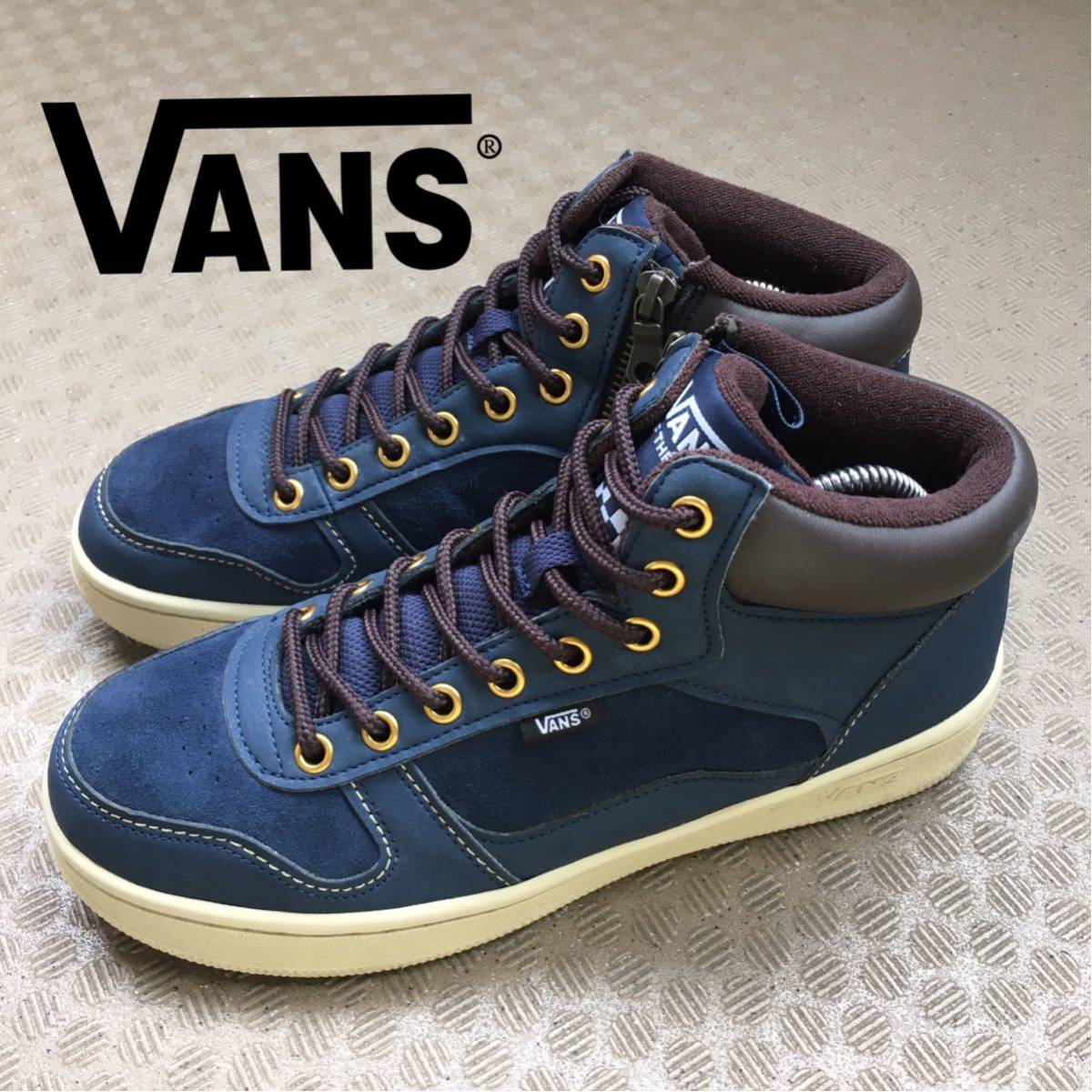 VANS ミドルカット スエード サイドジッパースニーカー ブーツ サイズ 26(26.0cm)｜売買されたオークション情報、yahooの商品情報をアーカイブ公開 - オークファン ...