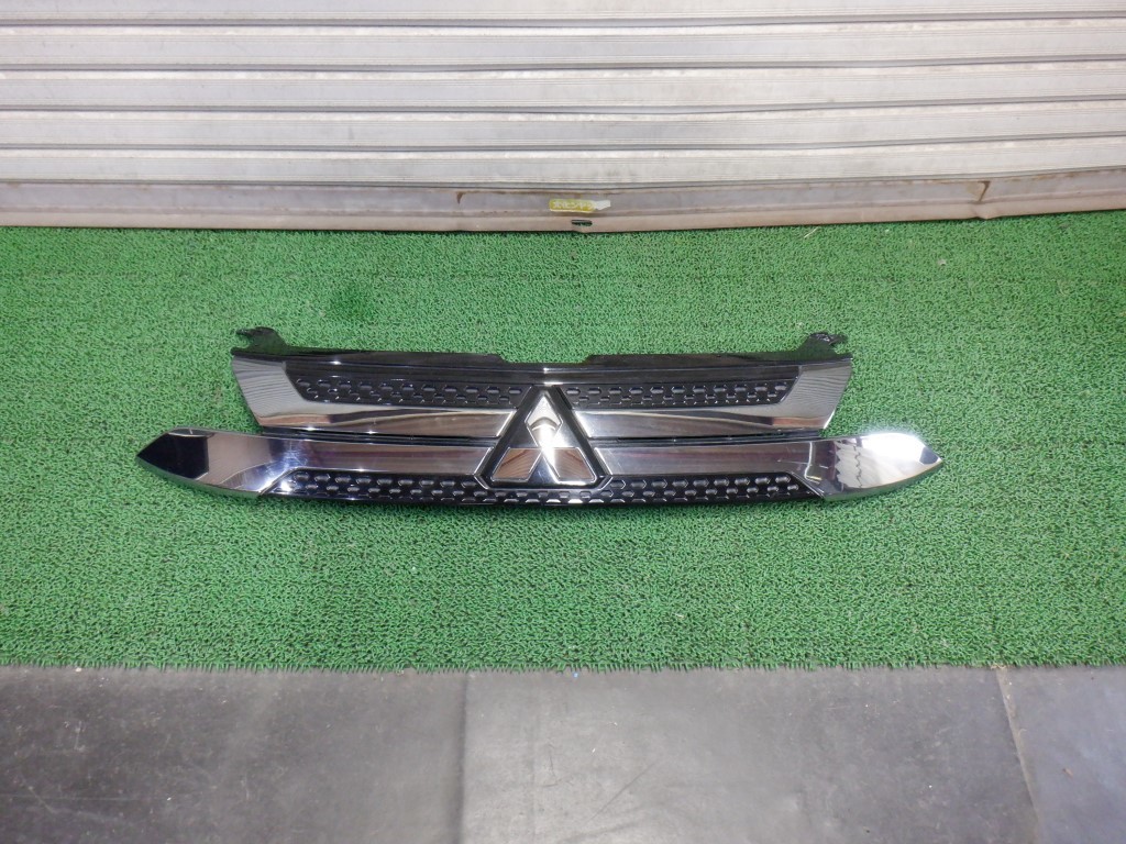 アウトランダー PHEV GG3W/GF7W/GF8W 後期 グリル 7450B304 7450B298 A5374(フロント)｜売買された ...