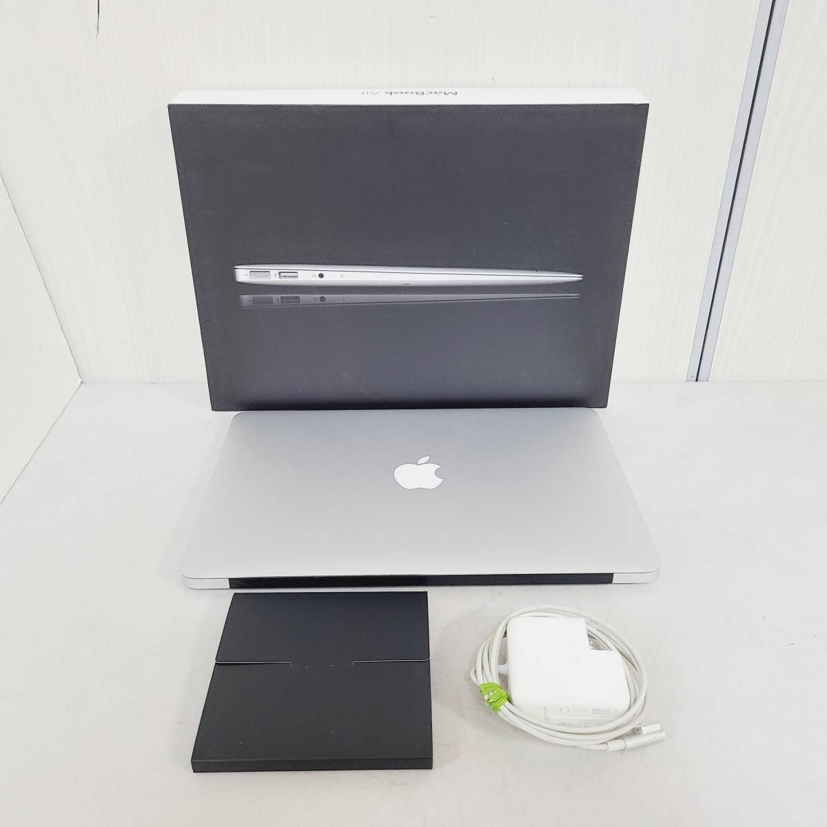 B apple アップル MacBook Air A1369 13-inch Mid 2011 マックブックエアー ノートパソコン PC 動作 ...