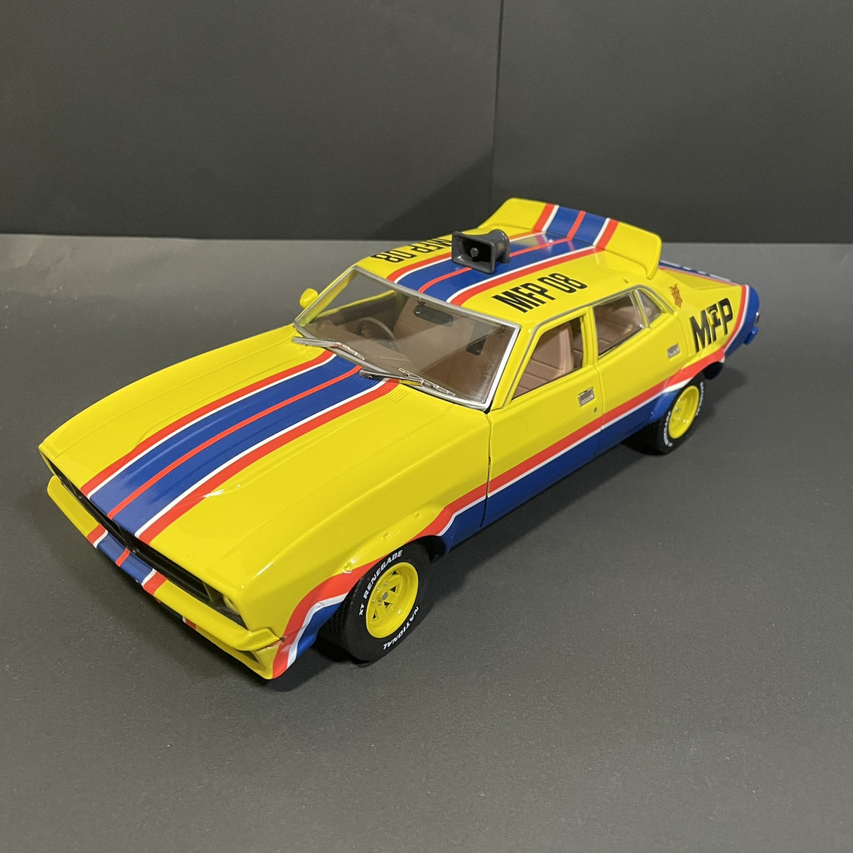 世界限定1428個 マッドマックス BIG BOPPER ビッグボッパー DDA FORD XB FALCON PURSUIT 劇中車 1/ ...