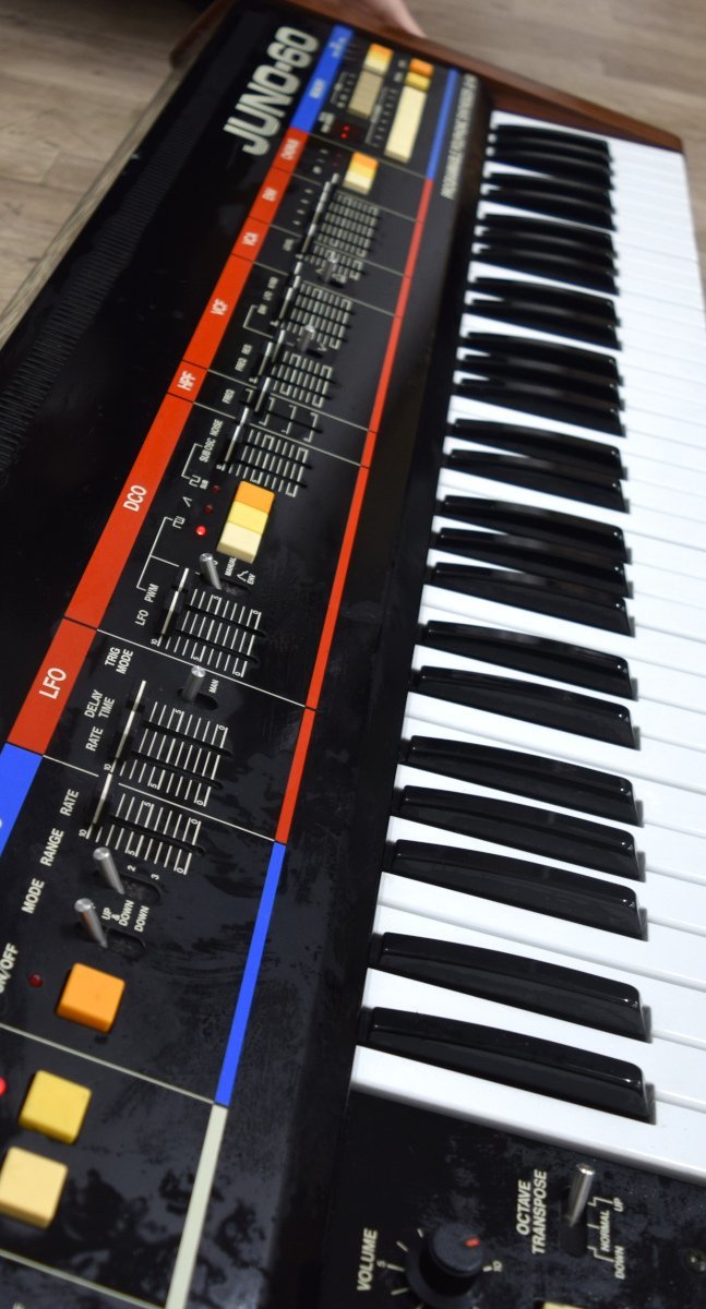 1円開始 S2911 Roland ローランド JUNO-60 電子ピアノ シンセサイダー 専用ケース/鍵付き ビンテージ 通電確認済 品 現状品(ローランド)｜売買されたオークション情報 ...