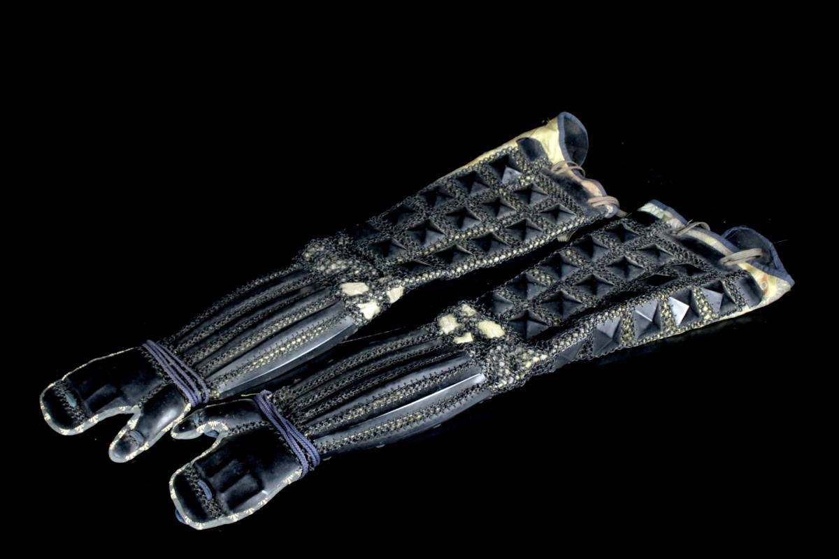 錵 江戸時代 甲冑一式 鎧立付 鎧櫃 甲冑 面皰 武具 鎧兜 籠手 鎧櫃 刀剣武具骨董 C215 Vb/23.1廻/MY/ 180(甲冑（兜、鎧）)｜売買されたオークション情報、yahooの ...