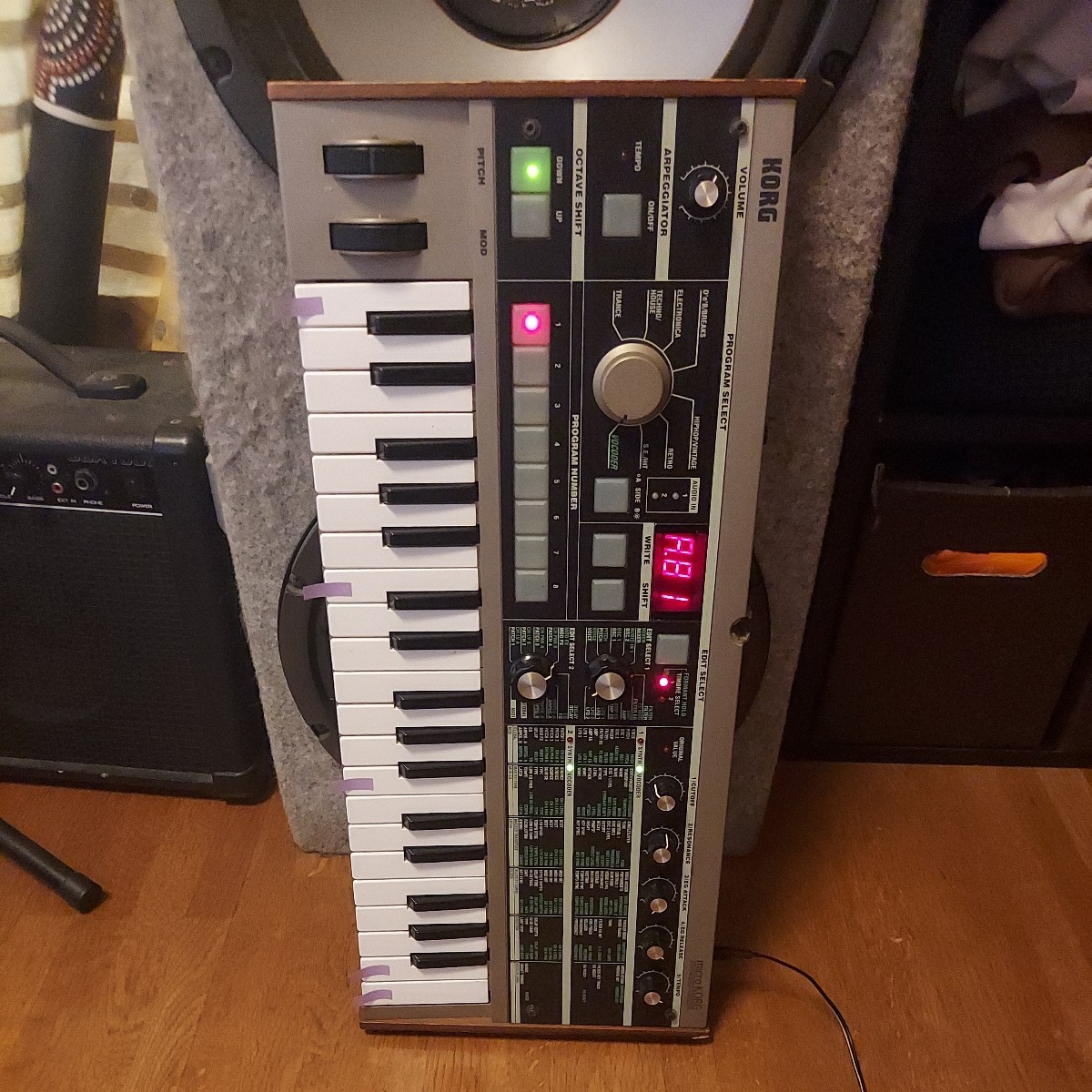 microKORG(コルグ)｜売買されたオークション情報、yahooの商品情報をアーカイブ公開 - オークファン（aucfan.com）