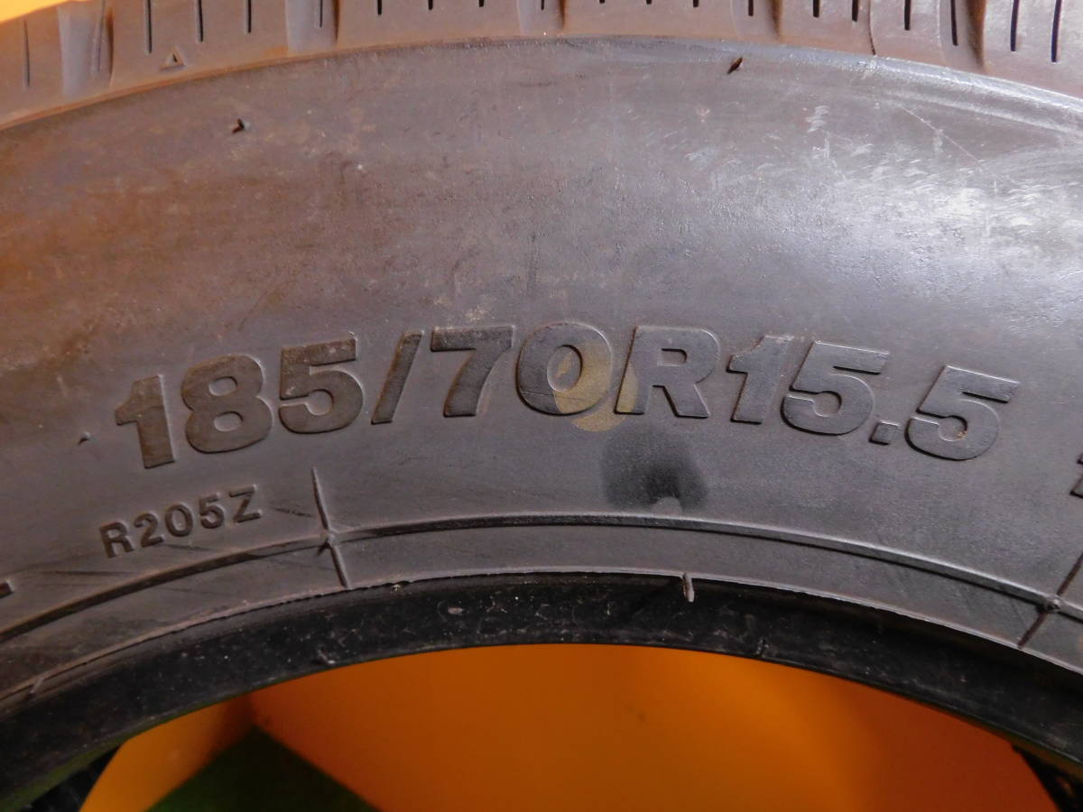 185/70R15.5 106/104LT BRIDGESTONE DURAVIS R205 製造年2017 2本 バリ溝 C355(タイヤ ...