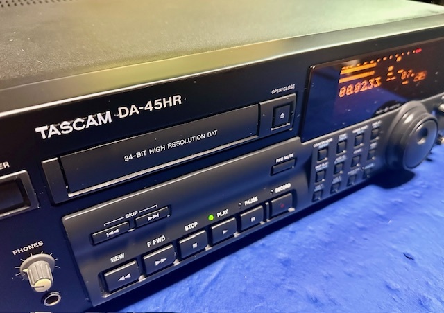 TASCAM プロ業務用DATデッキ DA-45HR 24bit High Resolution + 電源ケーブル おまけ Owner's ...