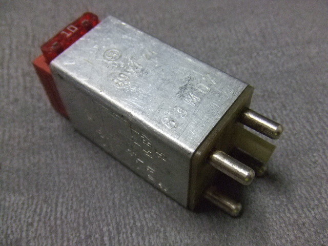 メルセデスベンツ W126 OVPリレー オーバーロードプロテクションリレー 1265404745 560SEL 500SEL R107 ...