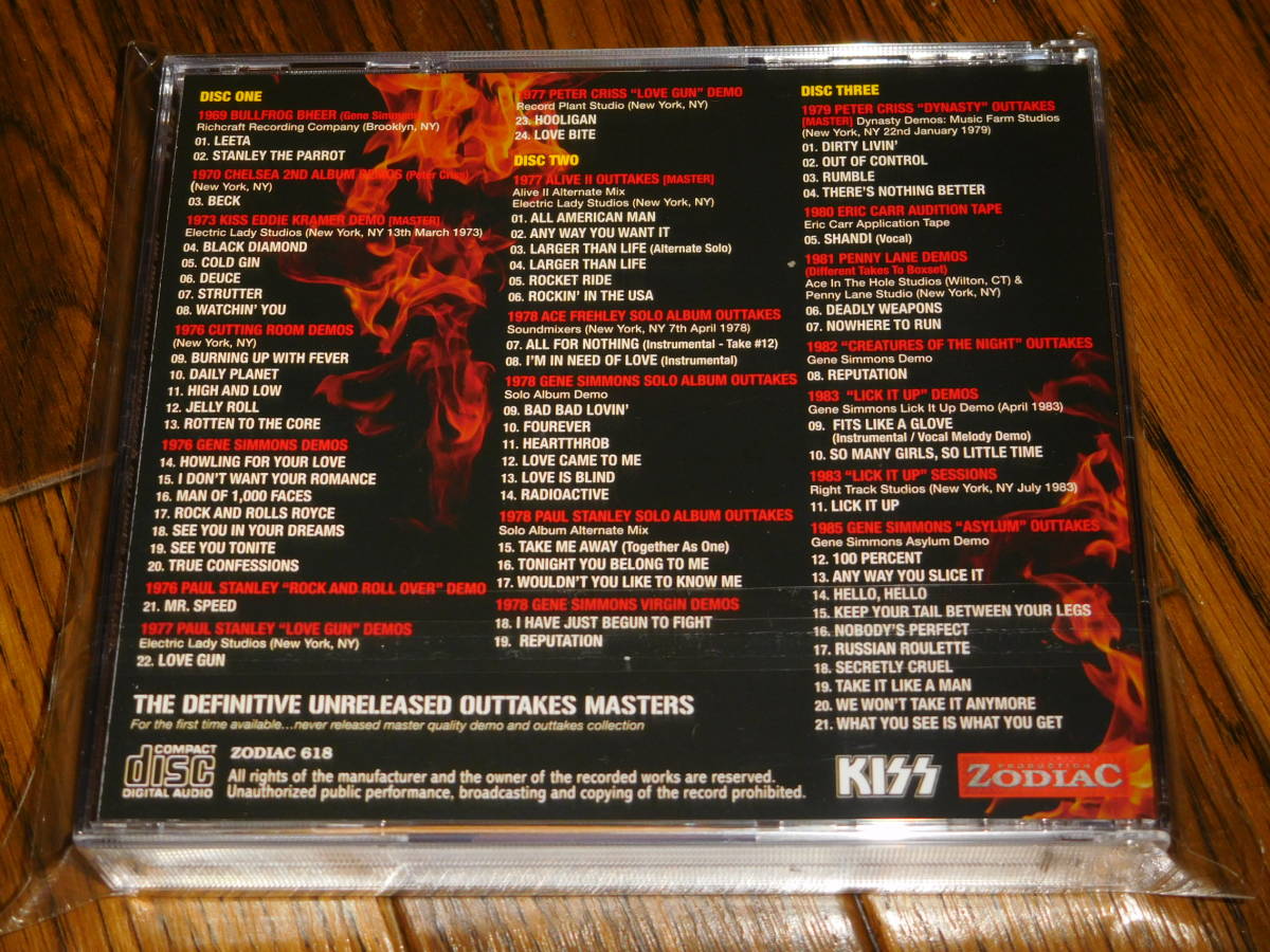 KISS / THE DEFINITIVE UNRELEASED OUTTAKES MASTERS 初回ナンバリングステッカー付 ZODIAC ...