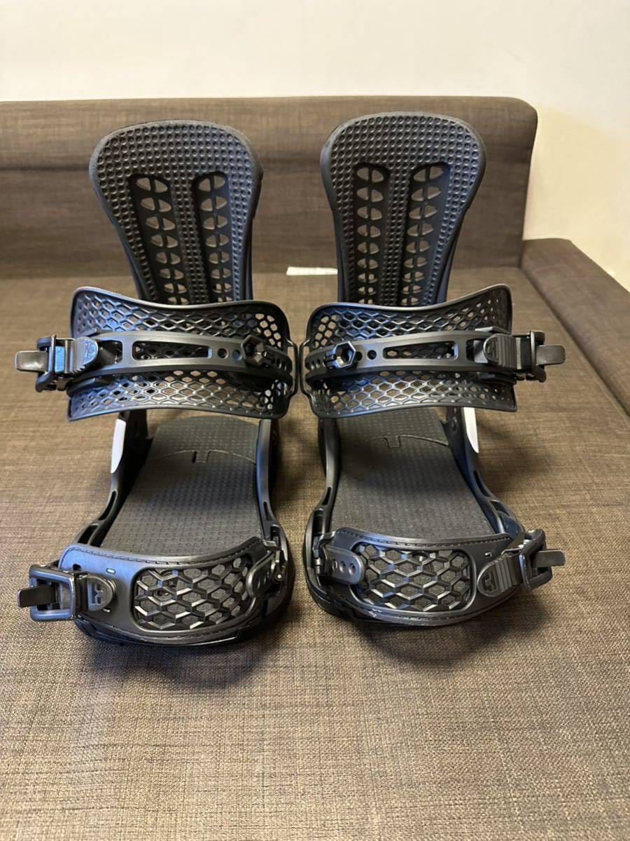 使用回数5回 22-23モデル UNION FORCE BLACK Mサイズ ユニオン フォース ウルトラ フラックス FLUX バートン ...