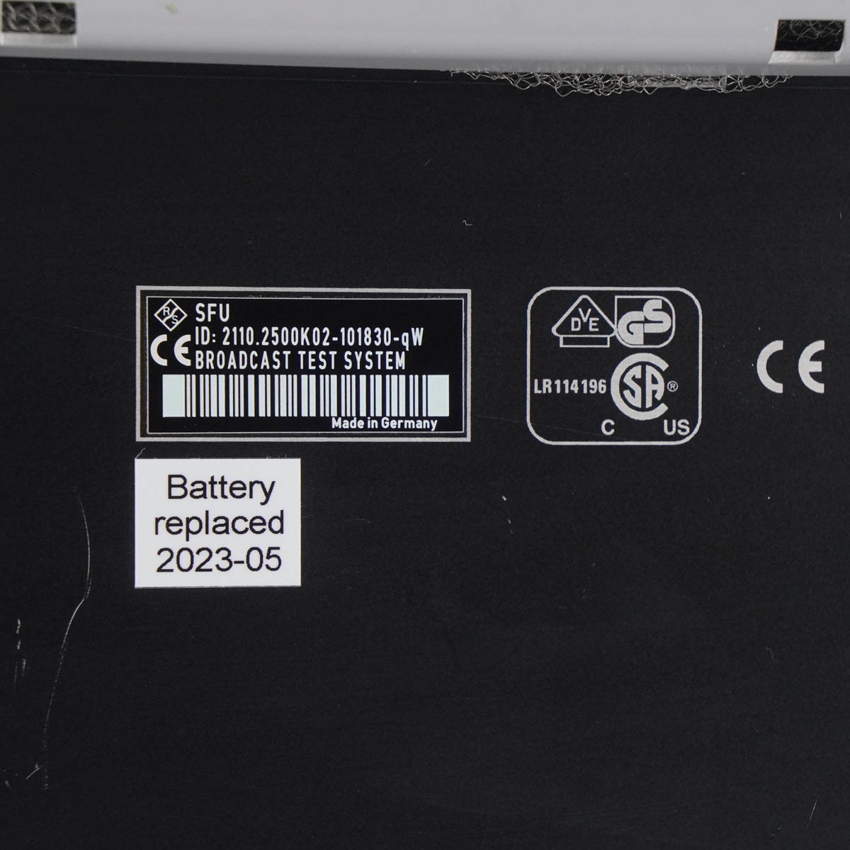 DW 8日保証 05/2023CAL SFU 2110.2500.02 Rohde & Schwarz OPT B2 B3 B6 B11 ...