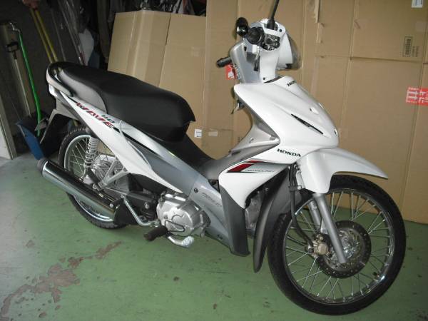 ホンダ WAVE110 試乗車 17㌔ 白(51cc-125cc)｜売買されたオークション情報、yahooの商品情報をアーカイブ公開 - オークファン（aucfan.com）