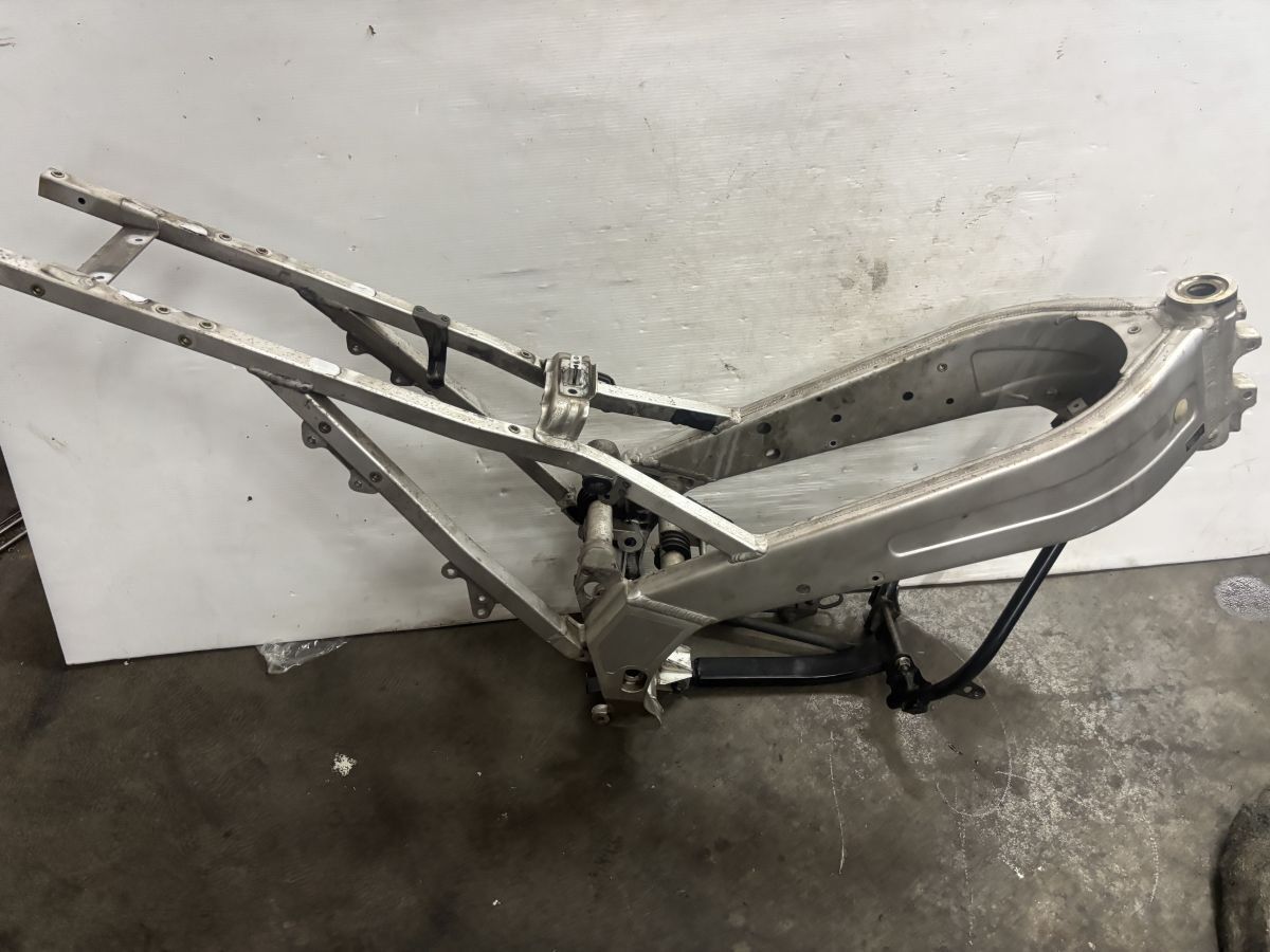 ヤマハ TZR250 1KT 書類付き フレーム HA-234 CB. 1KT -0069 2XT(ヤマハ用)｜売買されたオークション情報、yahooの商品情報をアーカイブ公開 ...