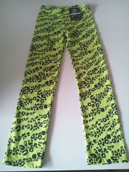 べべ RAD CUSTOM スリムパンツ 130センチ 定価2940円(ジーンズ)｜売買されたオークション情報、yahooの商品情報をアーカイブ公開 - オークファン（aucfan.com）