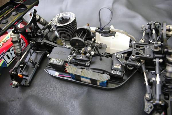 HPI HB D812 サーボ HB 2個 エンジンマニマフラー付MBX MP-9(組立キット（エンジン）)｜売買されたオークション情報 ...