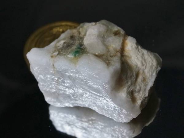 85.20ct 天然エメラルド母岩付原石 ブラジル Nova Era Bahia産(エメラルド)｜売買されたオークション情報、yahooの商品 ...