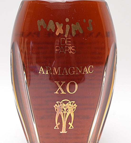 未開栓 MAXIM'S DE PARIS XO ブランデー 外箱付 700ml 40度 マキシム ド パリ(アルマニャック)｜売買された ...