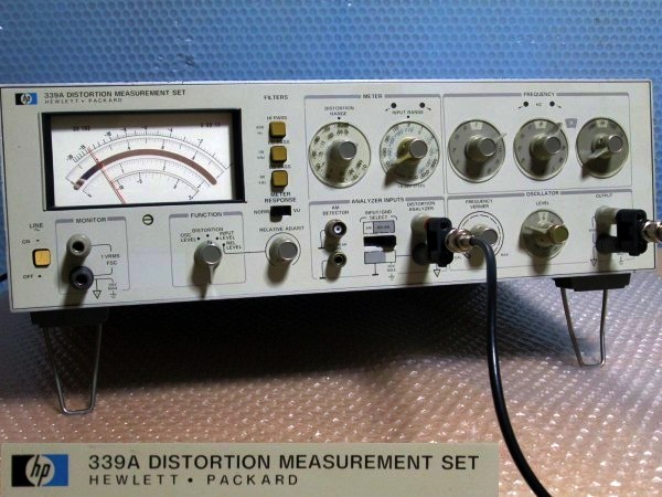 HP 339A オーディオひずみ率測定セット 発振器/ひづみ率計(その他)｜売買されたオークション情報、yahooの商品情報をアーカイブ公開 ...