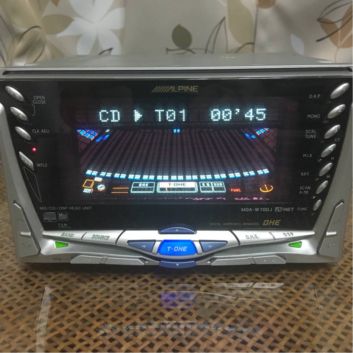ALPINE CDMDカーステレオ MDA-W700J(アルパイン)｜売買されたオークション情報、yahooの商品情報をアーカイブ公開 - オークファン（aucfan.com）