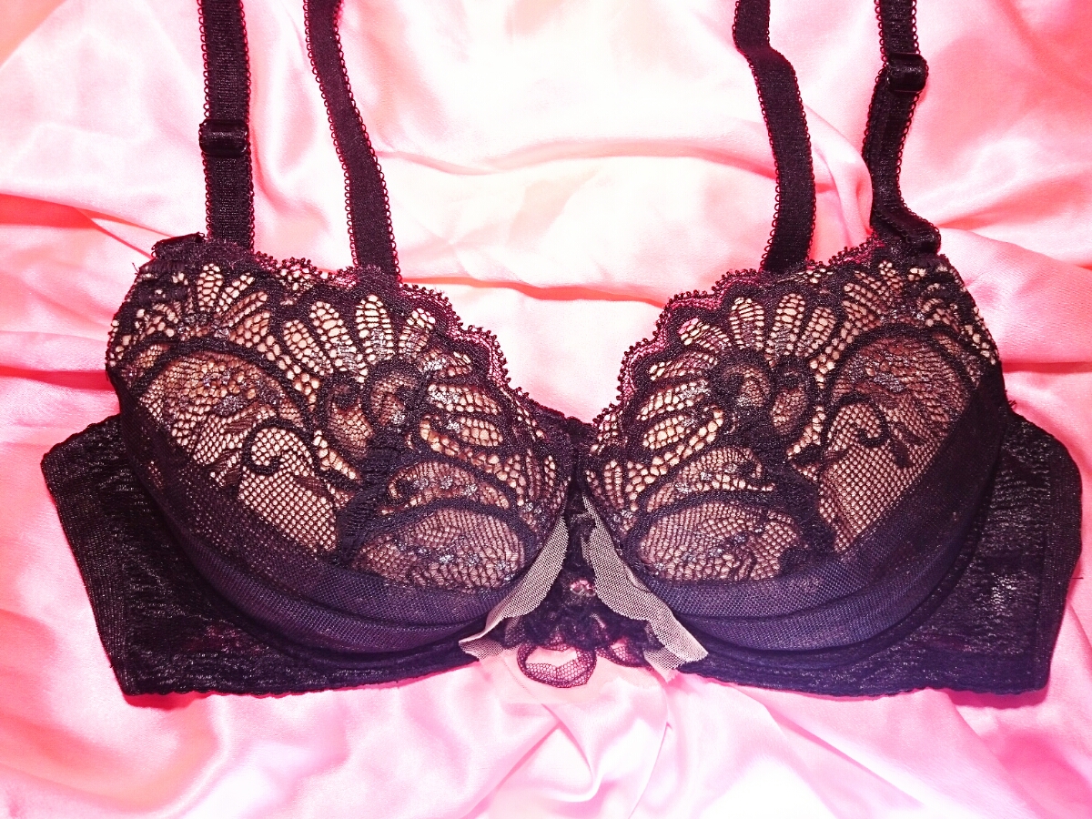 ブラジャー ワコールWING A70 散りばめられたスパンコール＆カップのレースがちょっとセクシー パッド付き 同様の(70)｜売買された ...
