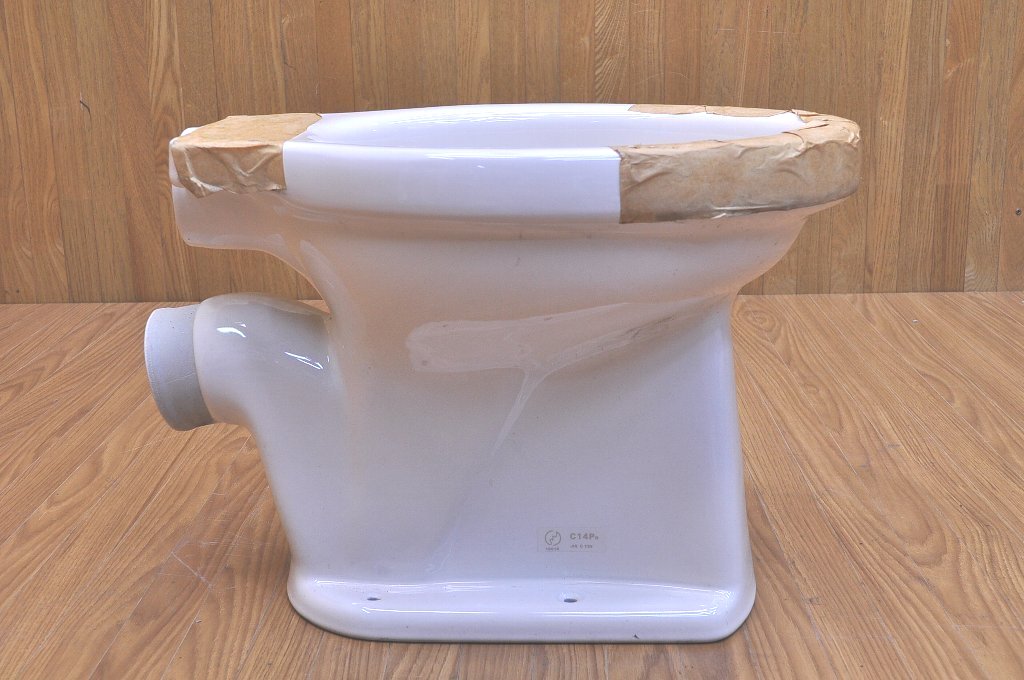 TOTO 隅付形便器 洋式便器 トイレ 壁排水 C14P 便器後方排水 ＃SC1 パステルアイボリー 7(洋式)｜売買されたオークション情報 ...