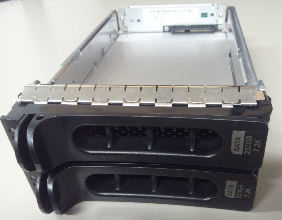 Dell PowerEdge HDD マウンタ 3.5 トレイ SATAuインターポーザ PowerEdge 2950 R905 ...