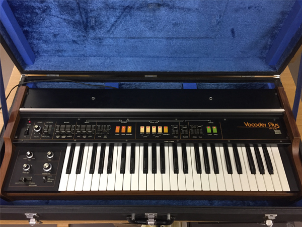 楽器 ビンテージ Roland Vocoder Plus ローランド ボコーダープラス VP-330 製造番号061975 ハードケース付 ...