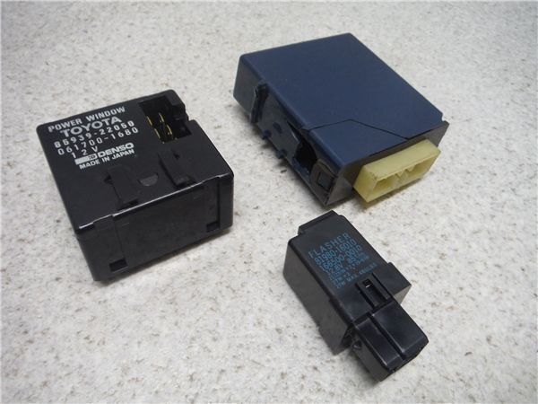 GX71 マーク2 純正 パワーウインドウリレー 85939-22050 ドアコントロールリレー 85980-22100 フラッシャーユニット ...