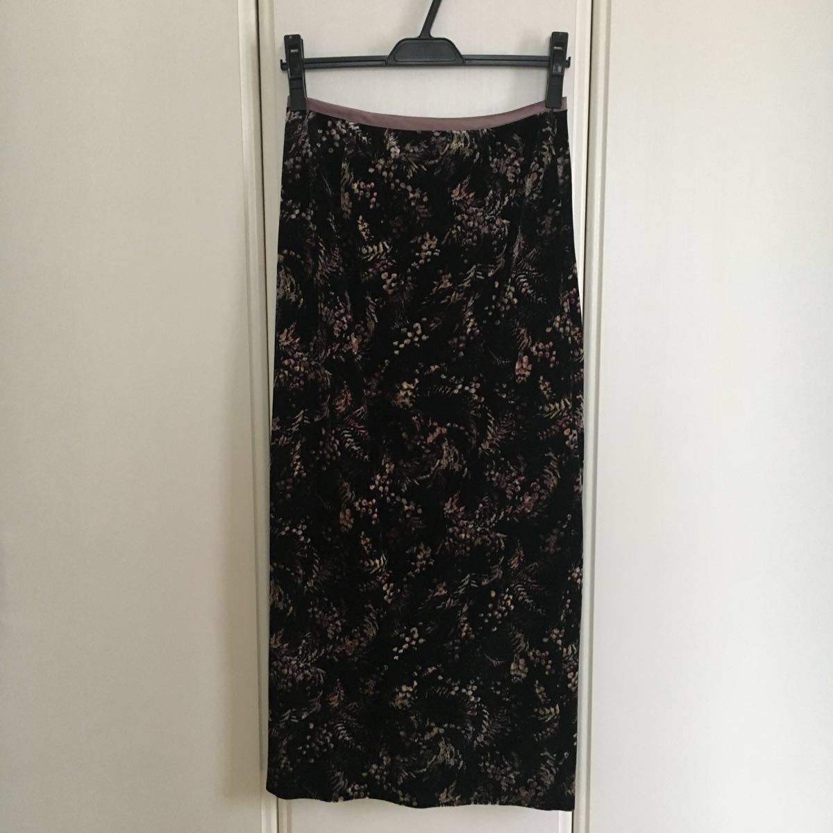 スナイデルSNIDELプリントベロアロングスカート ブラック0(スカート)｜売買されたオークション情報、yahooの商品情報をアーカイブ公開 - オークファン（aucfan.com）