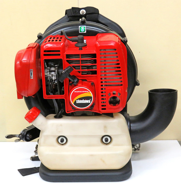 Shindaiwa 新ダイワ 背負式 エンジンブロワ EB500(送風機、ブロワ)｜売買されたオークション情報、yahooの商品情報を ...