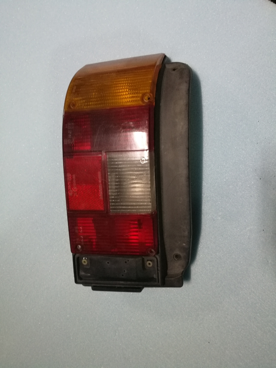 アウトビアンキA112 Sr 7の コンビネーションライト ブレーキランプ(パーツ)｜売買されたオークション情報、yahooの商品情報をアーカイブ公開 - オークファン（aucfan.com）