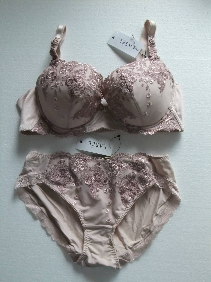 ワコール ラゼ ブラ＆ショーツ D85＆LL ピンクベージュ(80以上)｜売買されたオークション情報、yahooの商品情報をアーカイブ公開 - オークファン（aucfan.com）