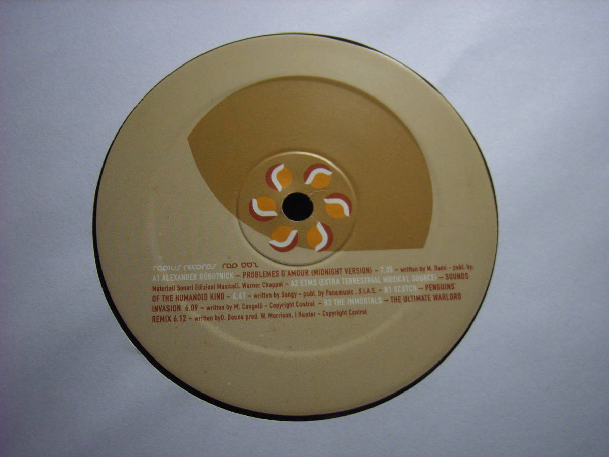 RADIUS 002 /ALEXANDER ROBOTNICK/SCOTCH PENGUINS’ INVASION /イタロ/ITALO ...