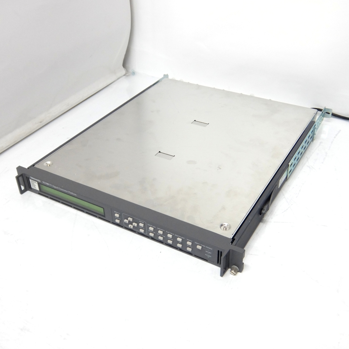 Tektronix TG700 シグナルジェネレーター AGL7/BG7/HDVG7/DVG7 / /未校正 #279347(その他)｜売買さ ...