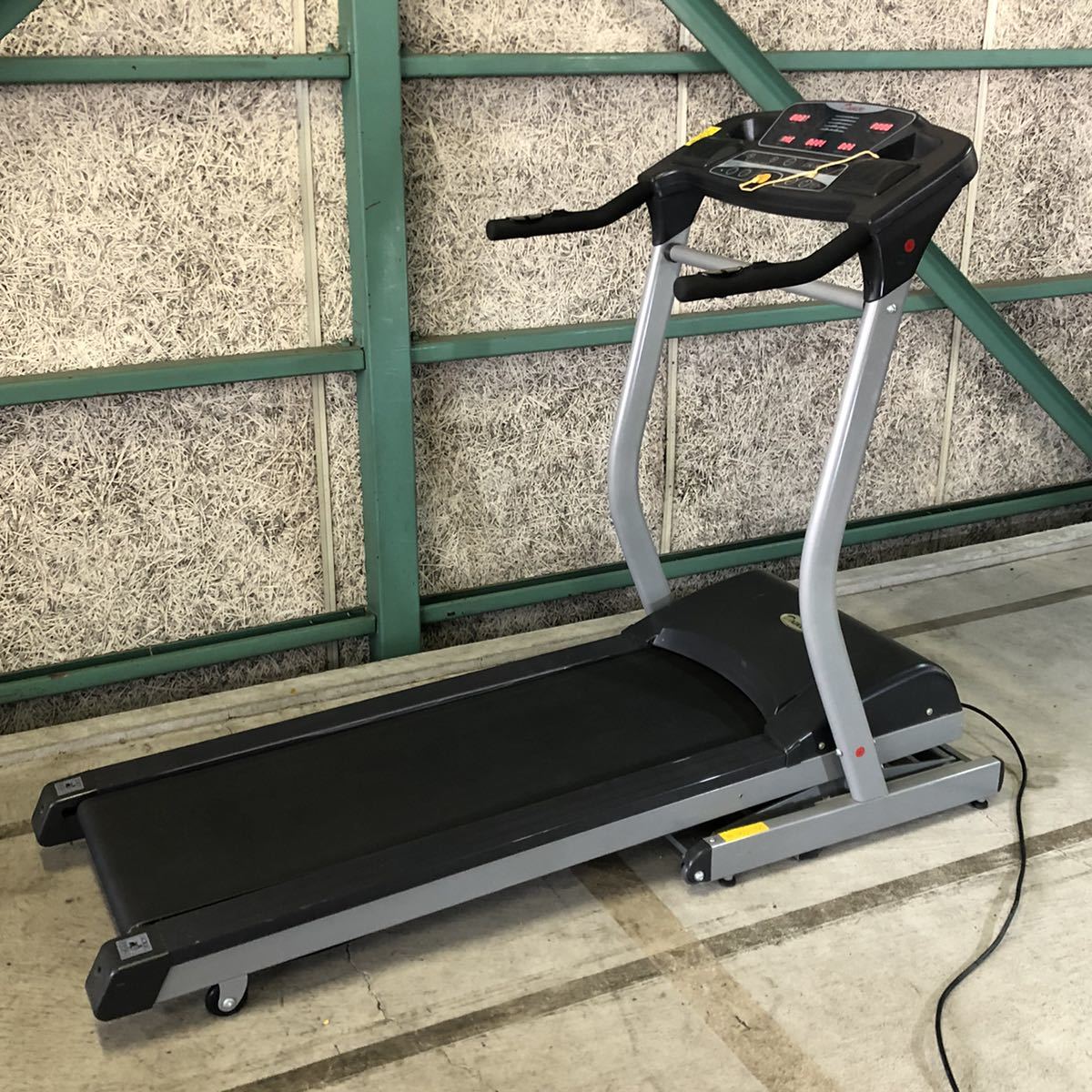 G969 トレッドミル DK-862S 最大速度16km/h 電動傾斜 / 神奈川県秦野市 / ルームランナー ランニングマシン ウォーキング ...