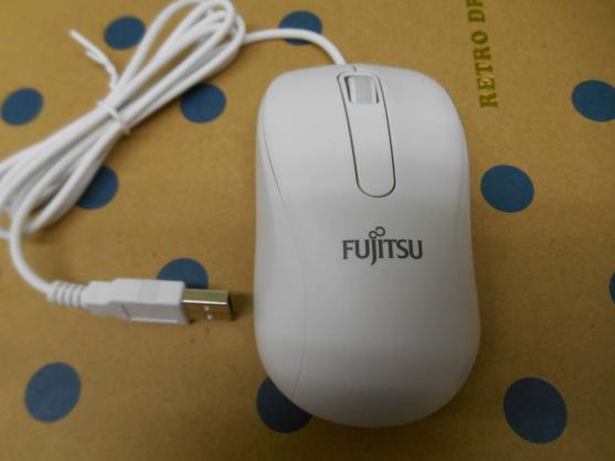 FUJITSU キレイめ USB光学式マウス M520 MA106U(白)｜売買されたオークション情報、yahooの商品情報をアーカイブ公開 ...