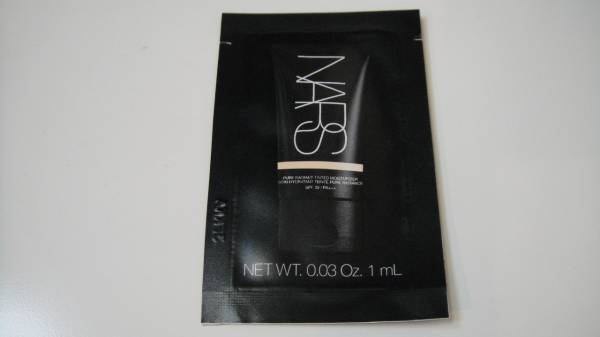 NARS/ナーズ ピュアラディアント モイスチャライザー ファンデーション 2321 サンプル1袋(その他)｜売買されたオークション情報、yahooの商品情報をアーカイブ公開 - オークファン ...