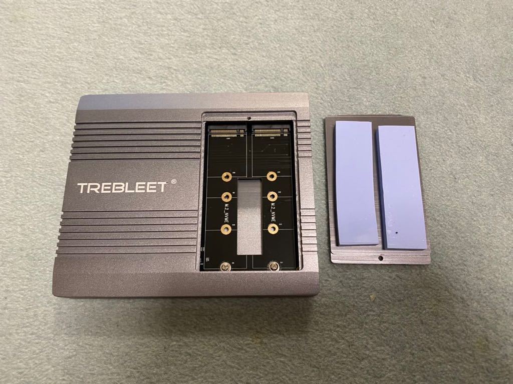 TREBLEET 外付け M.2 NVMe SSD 2枚搭載可能 SSDケース Thunderbolt3 40Gbps 2ポート搭載 /4K ...