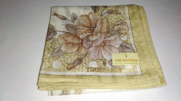 正規品 品 TRUSSARDI / トラサルディ ハンカチ ha-814(トラサルディ)｜売買されたオークション情報、yahooの商品情報をアーカイブ公開 - オークファン（aucfan.com）