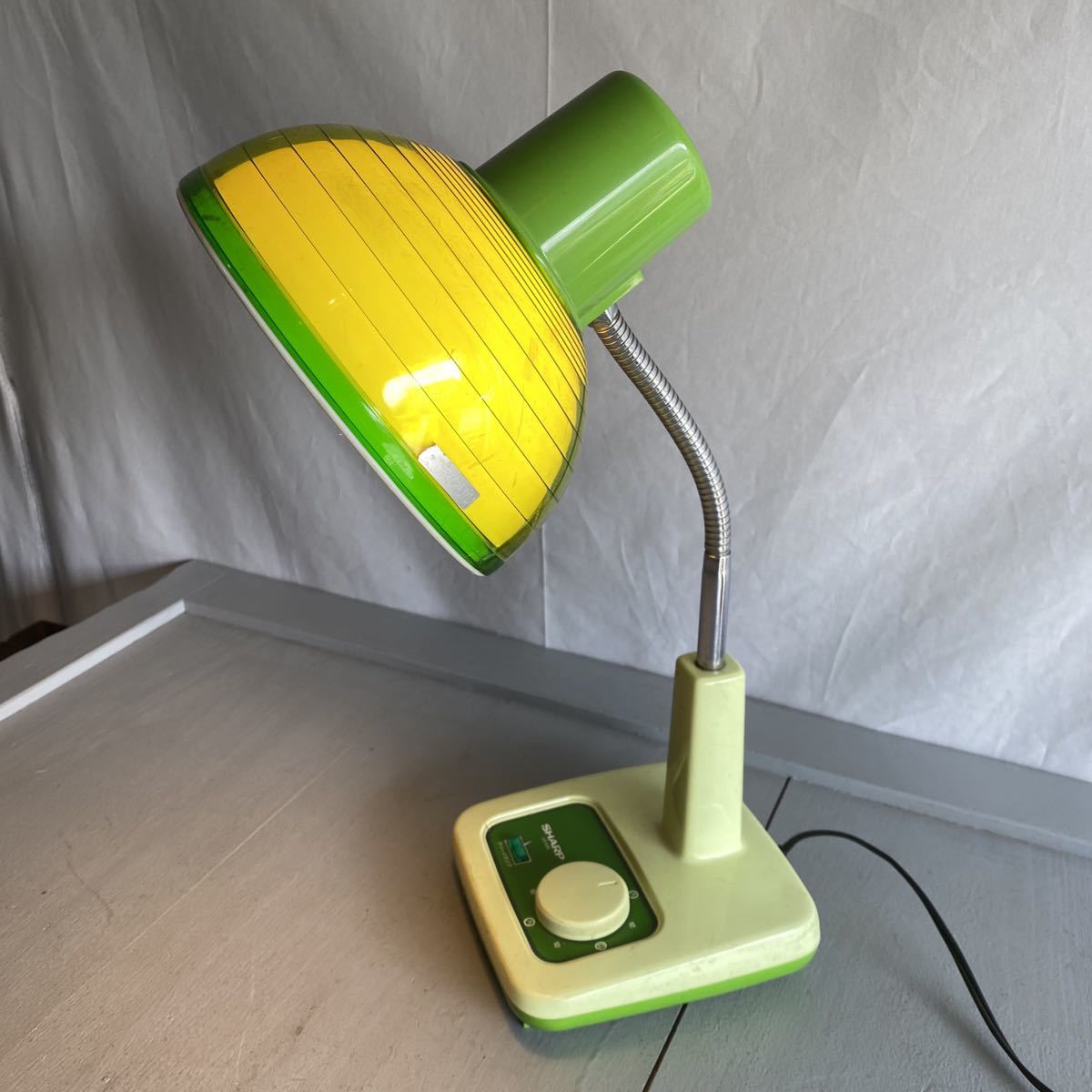 〓SHARP LS-930 80年代シャープ製白熱灯テーブルライト 電気スタンド 昭和レトロポップ 照明器具 卓上 アンティーク デスク(ポット)｜売買されたオークション情報、yahooの商品 ...